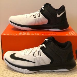 Nike | Shoes | New Nike Air Versitile Ii | Poshmark